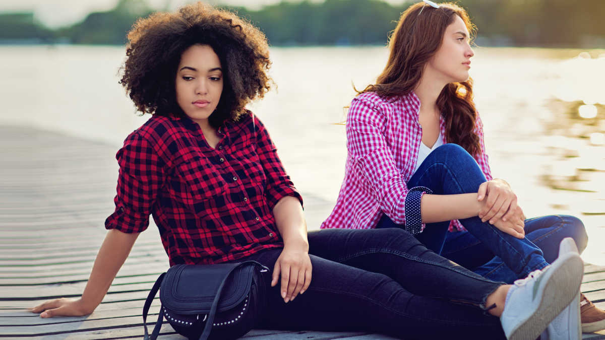 3 SIGNS YOU HAVE TOXIC FRIENDS – Gbemi Oni